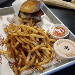 ROADHOUSE DINER - Updated May 2026 - 285 Photos & 465 Reviews - 613 ...