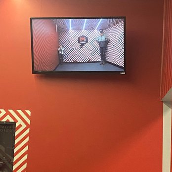 MUSEUM OF ILLUSIONS - Updated January 2025 - 61 Photos & 42 Reviews ...