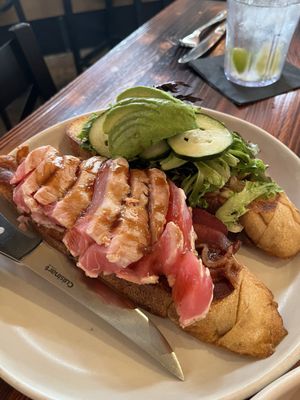 BARNYARD CRAFTHOUSE & EATERY - Updated September 2025 - 410 Photos ...