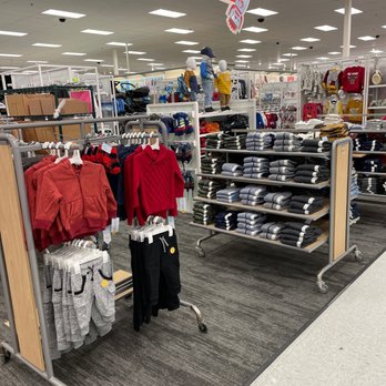 TARGET - Updated December 2025 - 22 Photos & 21 Reviews - 1015 N Court ...