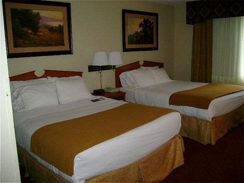 HOLIDAY INN EXPRESS & SUITES PIERRE-FORT PIERRE - Updated October 2025 ...