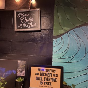 SOUTHSIDE JUNCTION TAP HOUSE - Updated January 2026 - 72 Photos & 55 ...