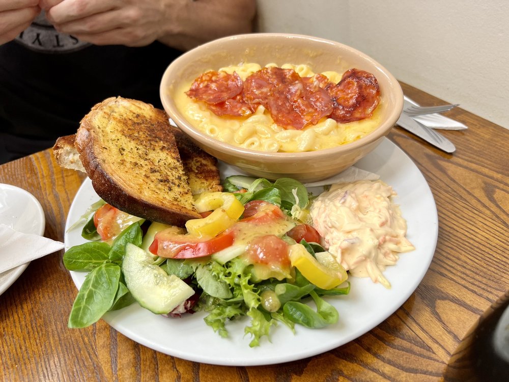 TASTE CAFE DELI - Updated October 2025 - 10 Photos - 47 High St ...