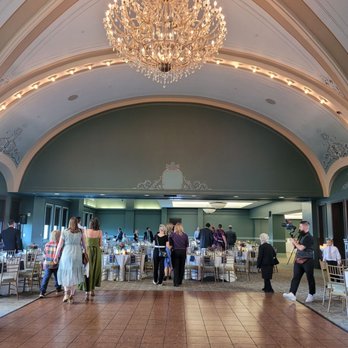 FORT PIQUA PLAZA BANQUET CENTER - Updated October 2025 - 10 Photos ...