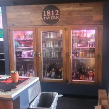 1812 TAVERN - Updated January 2026 - 40 Photos & 19 Reviews - 5381 ...