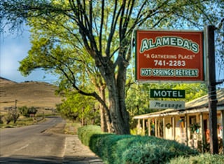 Hotels - ALAMEDA’S HOT SPRINGS RETREAT - 308 N Spring St, Hot Springs ...