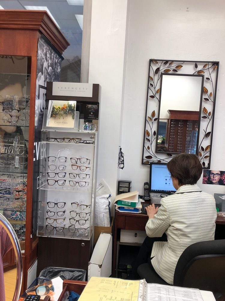 DIAMOND VISION OPTOMETRY - 21 Photos & 177 Reviews - 260 S Lake Ave ...
