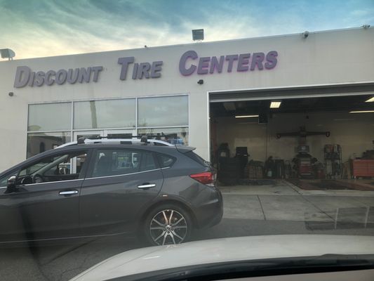 DISCOUNT TIRE & SERVICE CENTERS - 57 Photos & 438 Reviews - 1373 E ...