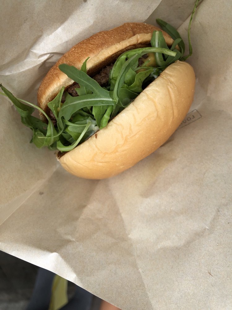 LOUIS’ BURGERS - Shilin Official Residence Road, Taipei City, Taiwan ...