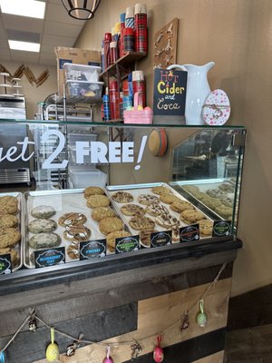 MARY’S MOUNTAIN COOKIES SIOUX FALLS - Updated August 2025 - 11 Photos ...