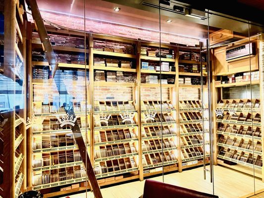 ASHTON CIGAR BAR - Updated January 2026 - 219 Photos & 262 Reviews ...
