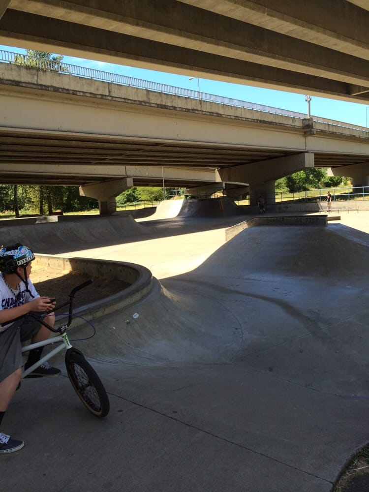 ERIC SCOTT MCKINLEY SKATE PARK - Updated November 2025 - 353 SW B Ave ...