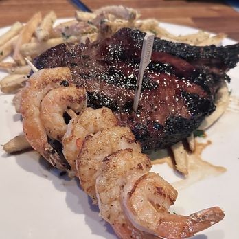 YARD HOUSE - Updated May 2024 - 964 Photos & 1278 Reviews - 1555 Court ...