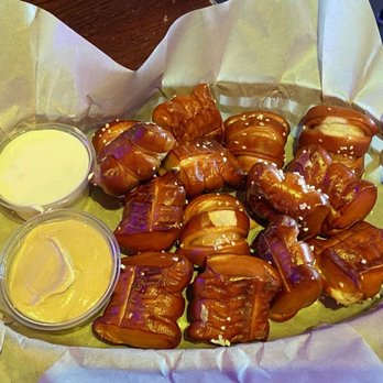 TOKEN GAME TAVERN - Updated October 2024 - 196 Photos & 109 Reviews ...