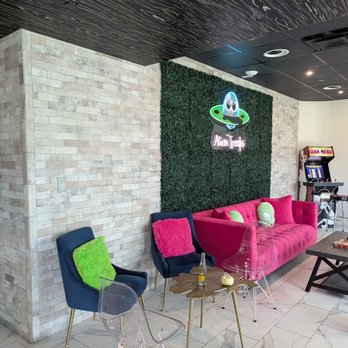 ALIEN TREATS - Updated October 2025 - 122 Photos & 47 Reviews - 101 S ...