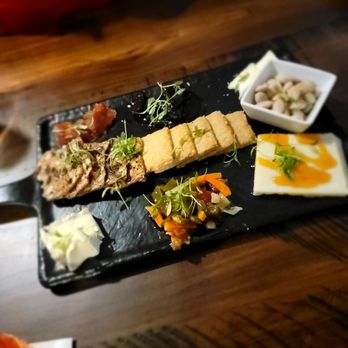 THREE ROSES TAVERN - Updated August 2024 - 36 Photos & 35 Reviews - 105 ...