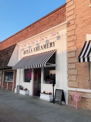 BELLA CREAMERY - Updated October 2024 - 47 Photos & 36 Reviews - 1512 ...