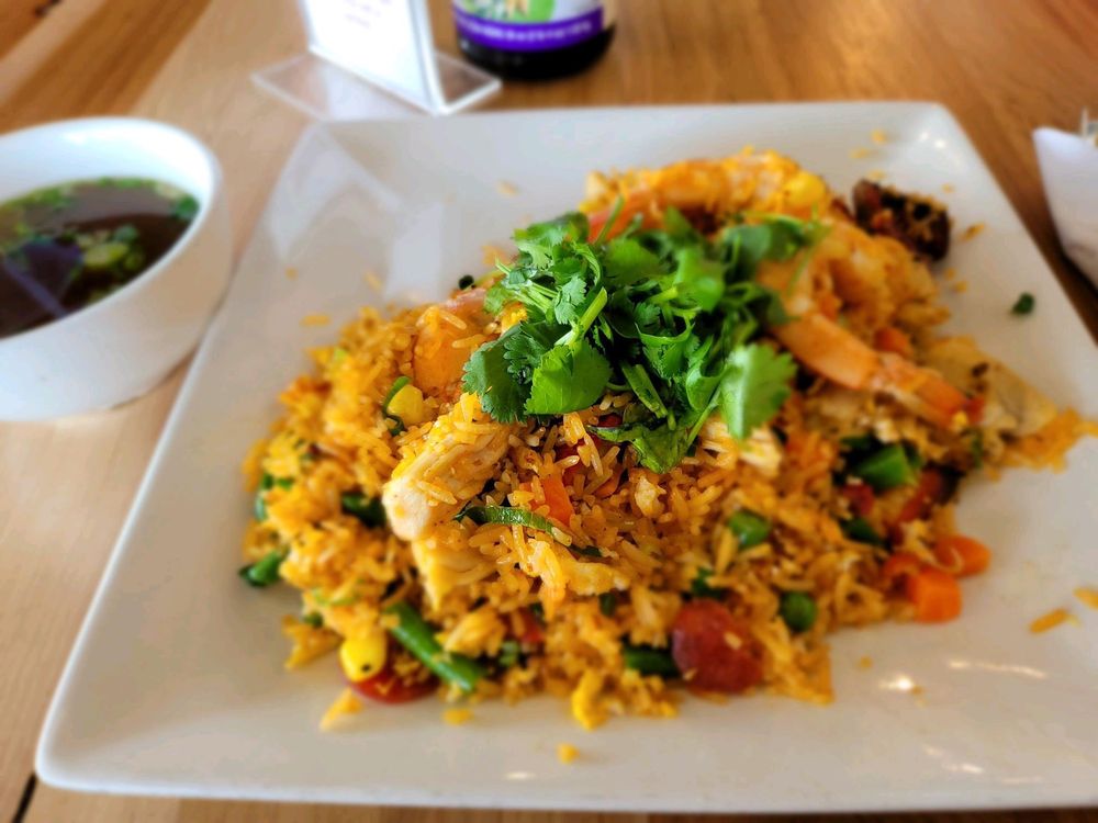 PHO 515 - 212 Photos & 100 Reviews - 801 University Ave, Des Moines ...