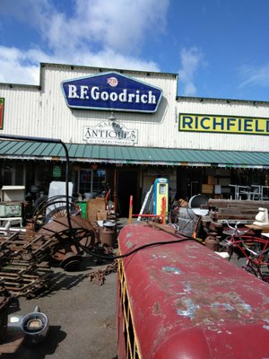 MALTBY ANTIQUES - Updated December 2025 - 8731 Maltby Rd, Snohomish ...