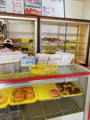 MAX’S DONUT SHOP - 125 Photos & 289 Reviews - 105 N Greenville Ave ...