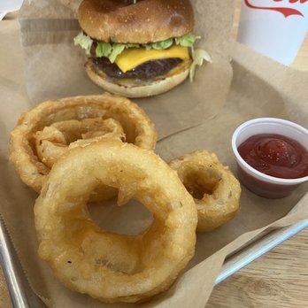 BULLSEYE BURGERS AND CHICKEN - Updated November 2025 - 61 Photos & 87 ...