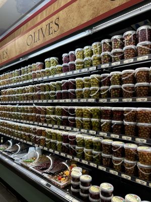 UNCLE GIUSEPPE’S MARKETPLACE - Updated January 2026 - 136 Photos & 69 ...