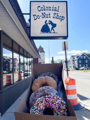COLONIAL DO-NUT SHOP - Updated January 2026 - 67 Photos & 90 Reviews ...