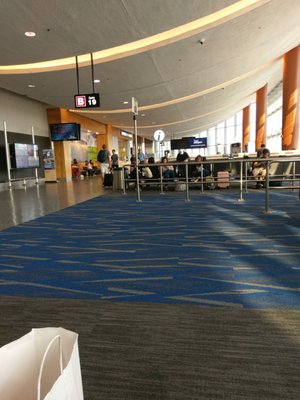 BOSTON- LOGAN AIRPORT TERMINAL B CONNECTOR - Updated August 2025 - 1 ...