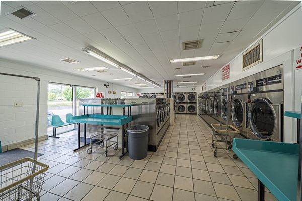 MAYTAG COIN LAUNDRY - Updated January 2025 - 32 Photos & 45 Reviews ...