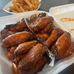 VALLEY WINGS - 246 Photos & 329 Reviews - 1495 N Hayden Rd, Scottsdale ...