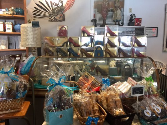 THE CHOCOLATE RABBIT - Updated December 2025 - 17 Photos - 11 Queen ...