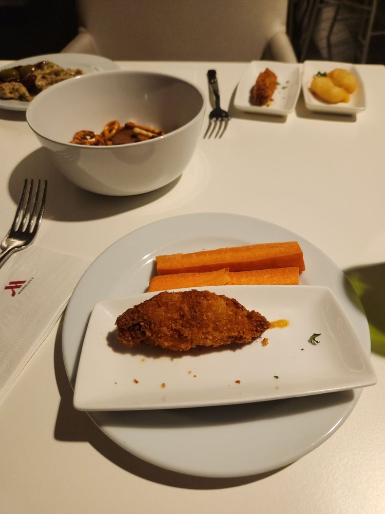 M CLUB LOUNGE - Updated September 2024 - 5855 W Century Blvd, Los ...