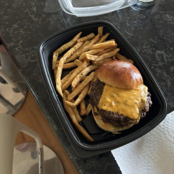 HUNTER’S BAR AND GRILL - Updated December 2025 - 62 Photos & 181 ...