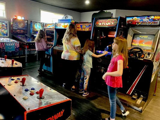 ARKADIUM RETRO ARCADE - Updated October 2024 - 180 130 Broadway ...