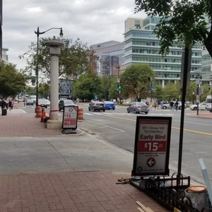 FASHION CENTRE AT PENTAGON CITY PARKING GARAGE - 850 Army Navy Dr ...