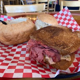 DILLY’S DELI - Updated December 2025 - 139 Photos & 232 Reviews - 3330 ...