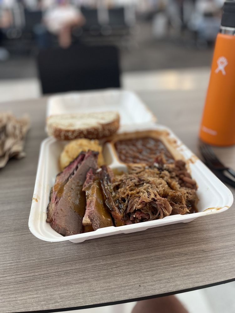 THE SALT LICK BBQ - AUSTIN AIRPORT - Updated January 2026 - 1036 Photos ...