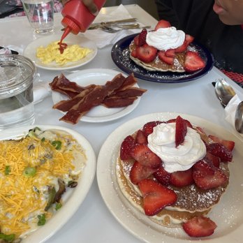 CAFE 222 - Updated September 2024 - 1763 Photos & 2377 Reviews - 222 ...