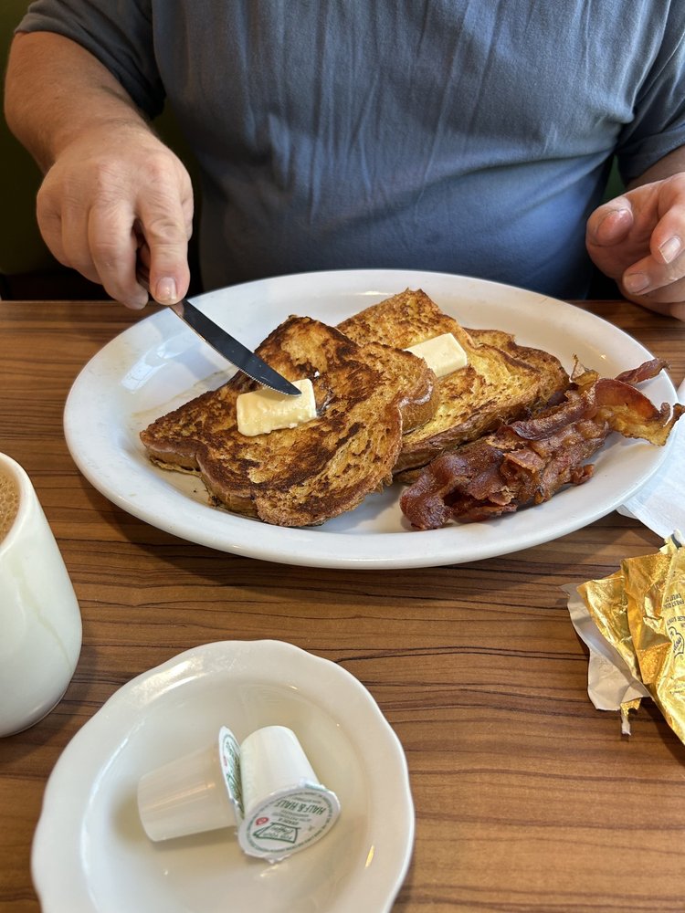 MONROE DINER - 55 Photos & 120 Reviews - 568 Main St, Monroe ...