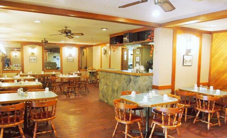 VULCAN COUNTRY INN - Updated November 2025 - 13 Photos - 110 Centre ...