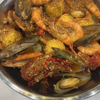 THE CRAWFISH HUT - Updated December 2025 - 412 Photos & 301 Reviews ...