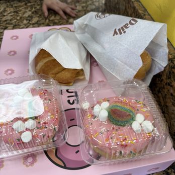 SAK DONUTS - Updated December 2025 - 312 Photos & 182 Reviews - 13016 ...