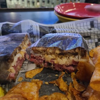 IRISH ROVER STATION HOUSE - Updated February 2025 - 105 Photos & 153 ...