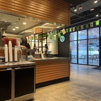 SHAKE SHACK I-DRIVE - Updated March 2025 - 950 Photos & 682 Reviews ...