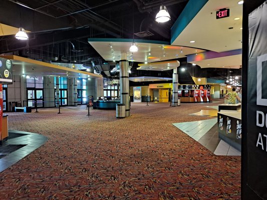 PHOENIX THEATER LENNOX TOWN CENTER - Updated June 2025 - 25 Photos & 28 ...