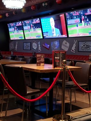 VIP BILLIARDS & KARAOKE LOUNGE - 33 Photos - 842 College St, Toronto ...