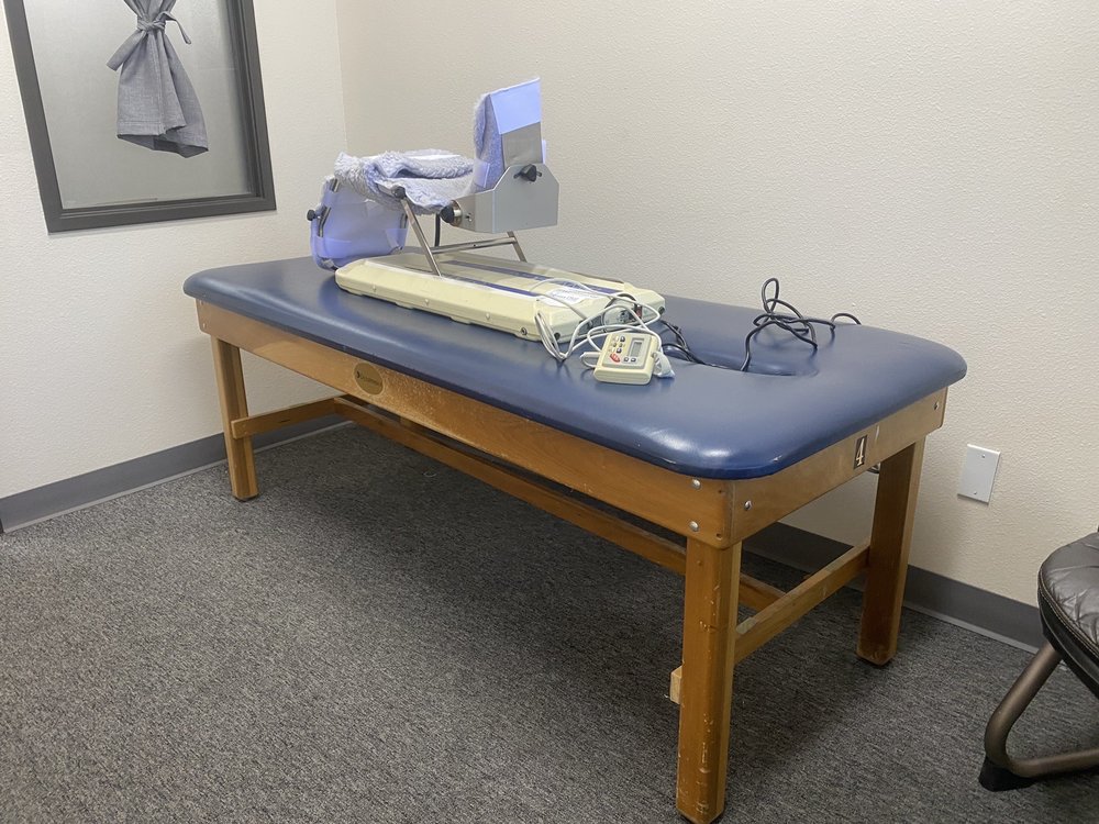 MEDEQUIP RECOVERY DME - Updated December 2025 - 14 Photos - 9449 Balboa ...