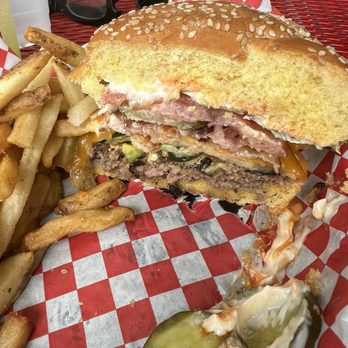 CALHOUN’S - Updated July 2025 - 518 Photos & 590 Reviews - 400 Neyland ...