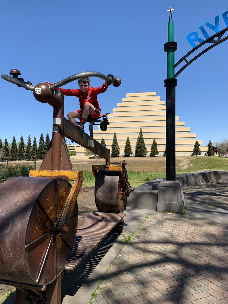 RIVER WALK PARK - 110 Photos & 18 Reviews - Parks - 651 2nd St, West ...