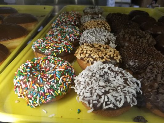 SWISS DONUTS - 73 Photos & 58 Reviews - 72785 Hwy 111, Palm Desert ...